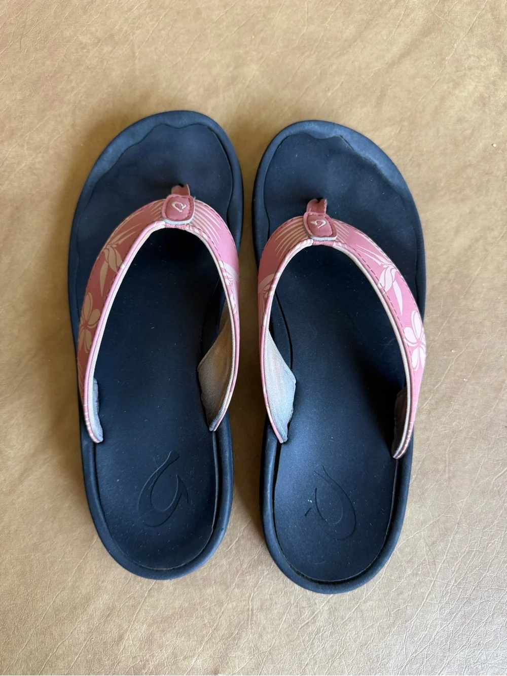 OluKai | Shoes | Olukai Pink Floral Thong Sandals With Black Footbed ...